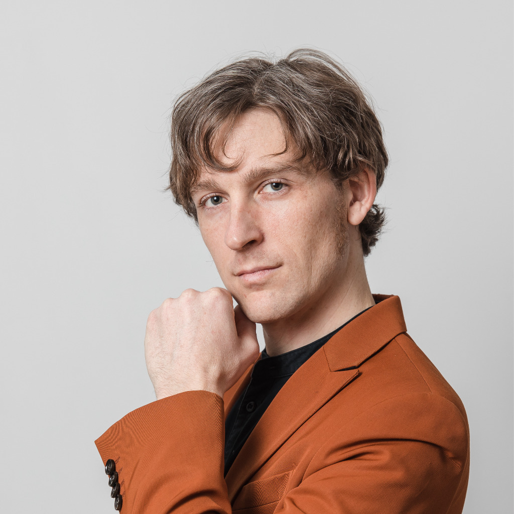 Mag. Lukas Maria Weber 田子墨 MBA - Founder and General Manager - PINOS ...