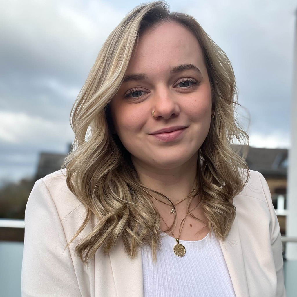 Angela Friesen - Junior Einkäuferin - Sander Gruppe | XING