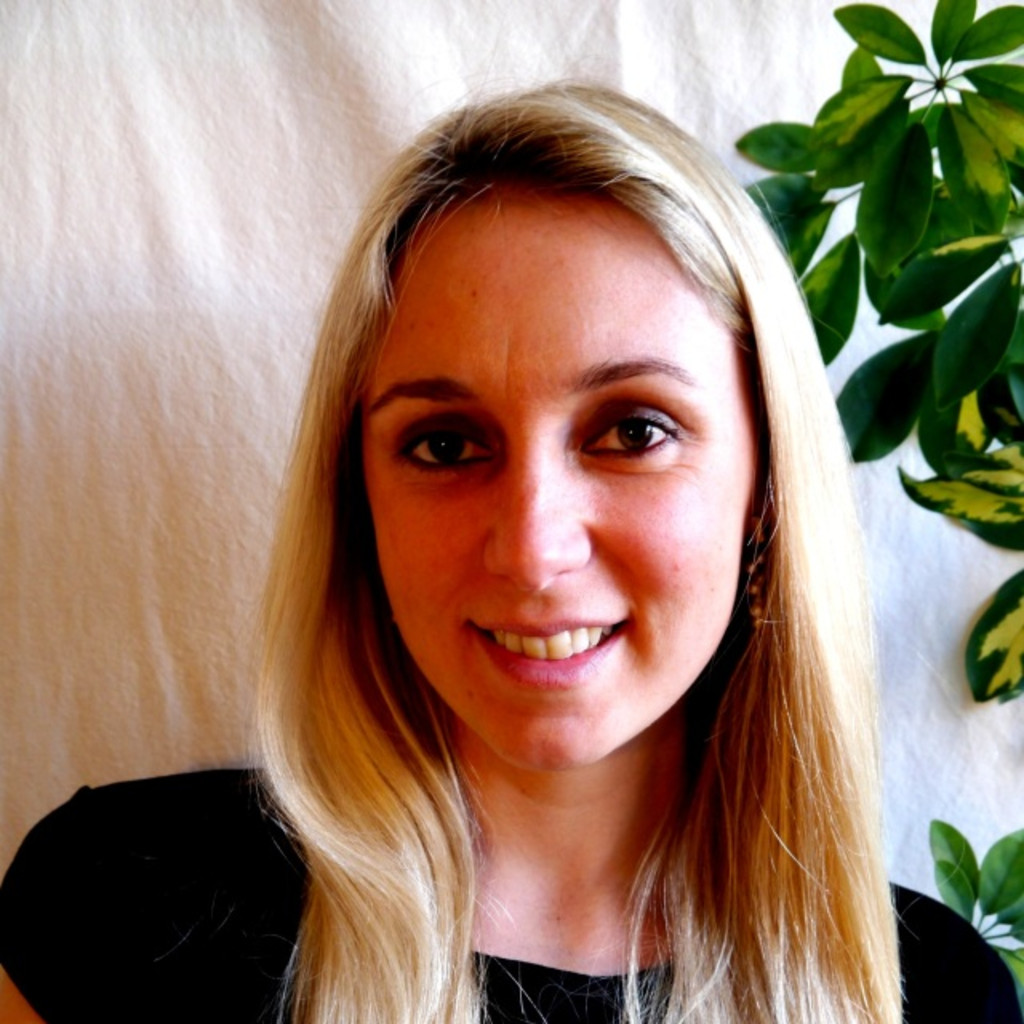 Debora Rinaldi - Assistente de Gestão de Projetos Socais e Ambientais ...