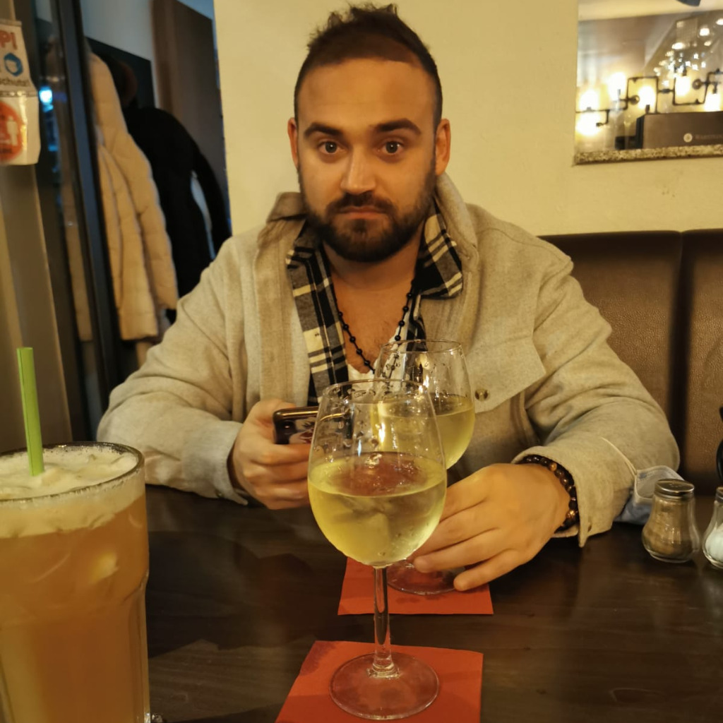 Hussein Halabi - Senior Account Manager - api Computerhandels GmbH | XING