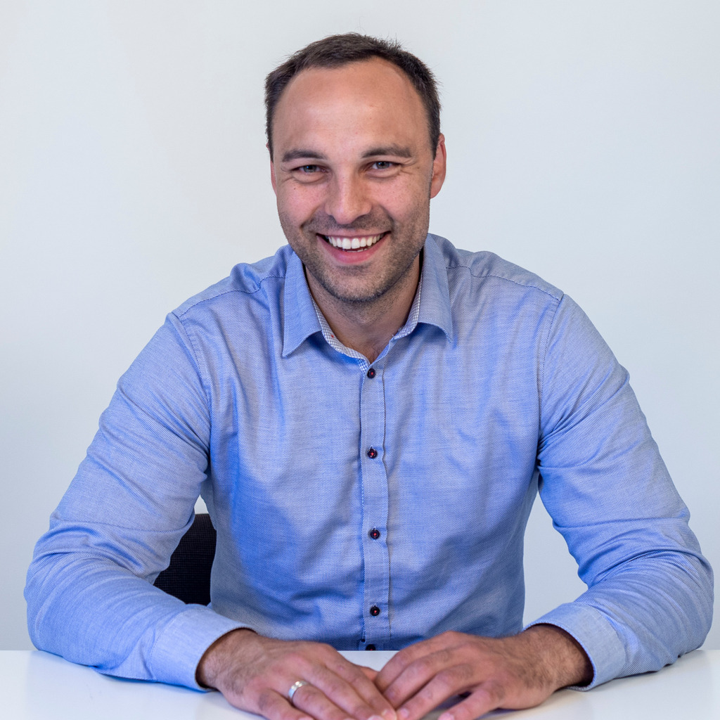 Alexander Becker - Senior Controller - Heinze GmbH | XING