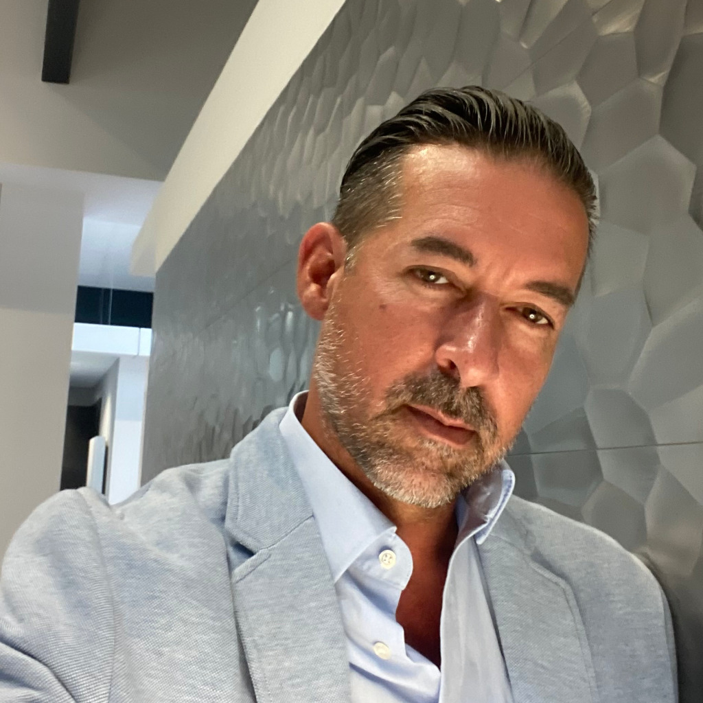 Jan-Paolo Pichiri - Ausstellungsleitung - Grosshandel | XING