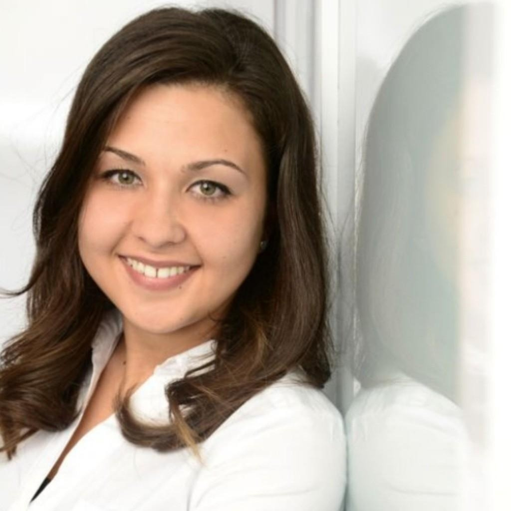 Julia Roth - Lohn- und Gehaltsbuchhalterin - RSM Ebner Stolz Wirtschaftsprüfer Steuerberater ...