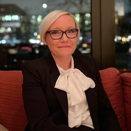 Anja Sauer - Stellvertretende Hoteldirektorin - ATLANTIC Grand Hotel ...