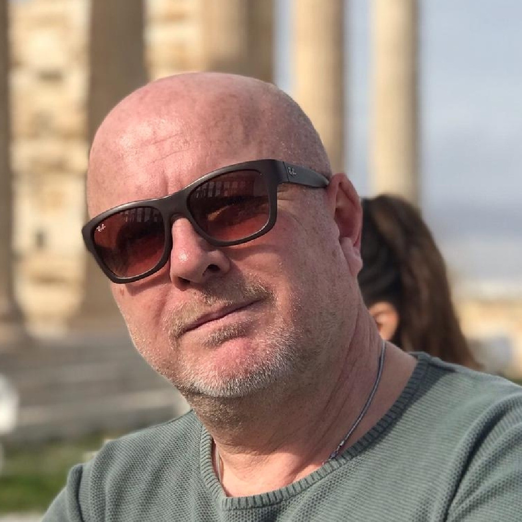 Mag. Flo Schuster - Berater & Projektmanager - Verein LEGAL | XING