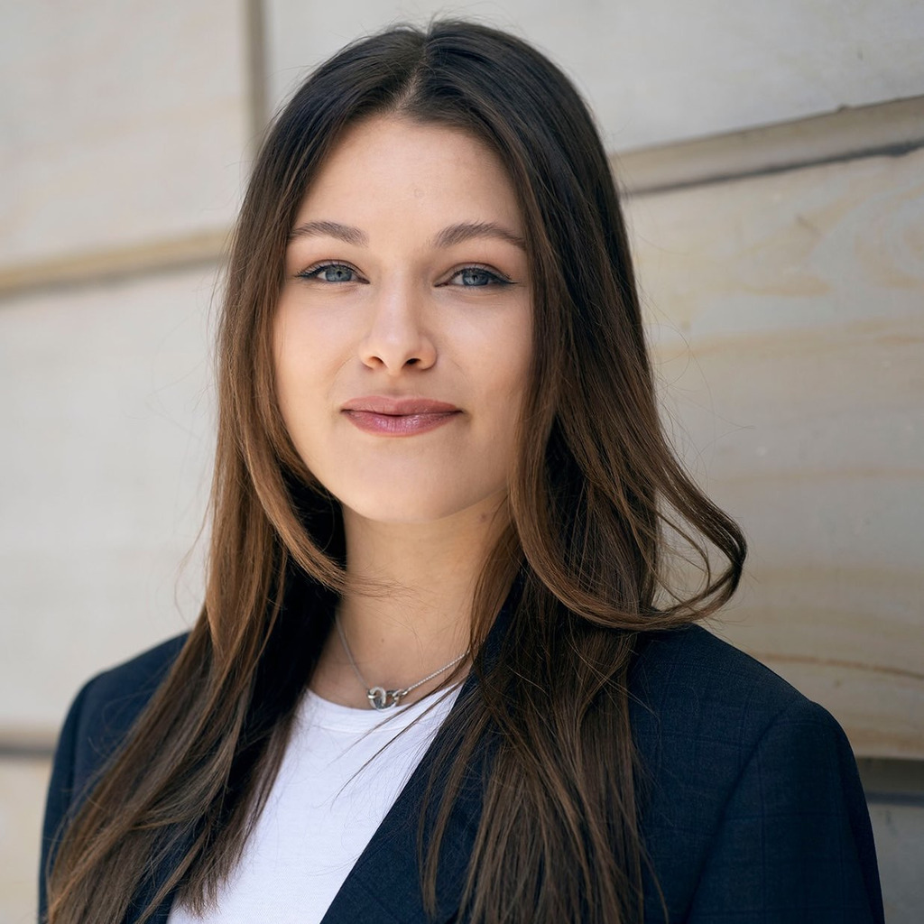 Kim Michelle Bailey - Praktikantin - Deloitte | XING