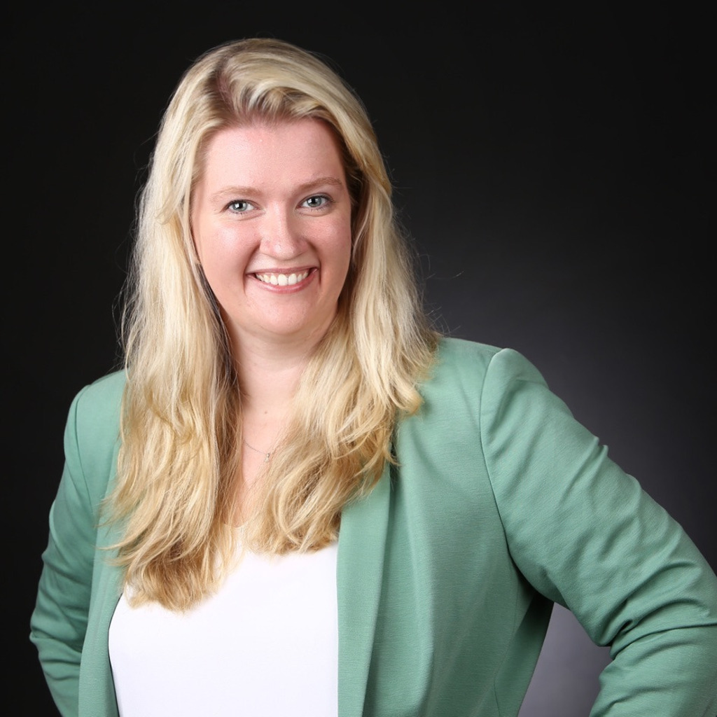 Lena Reimann - Anlageexpertin - Sparkasse Holstein | XING