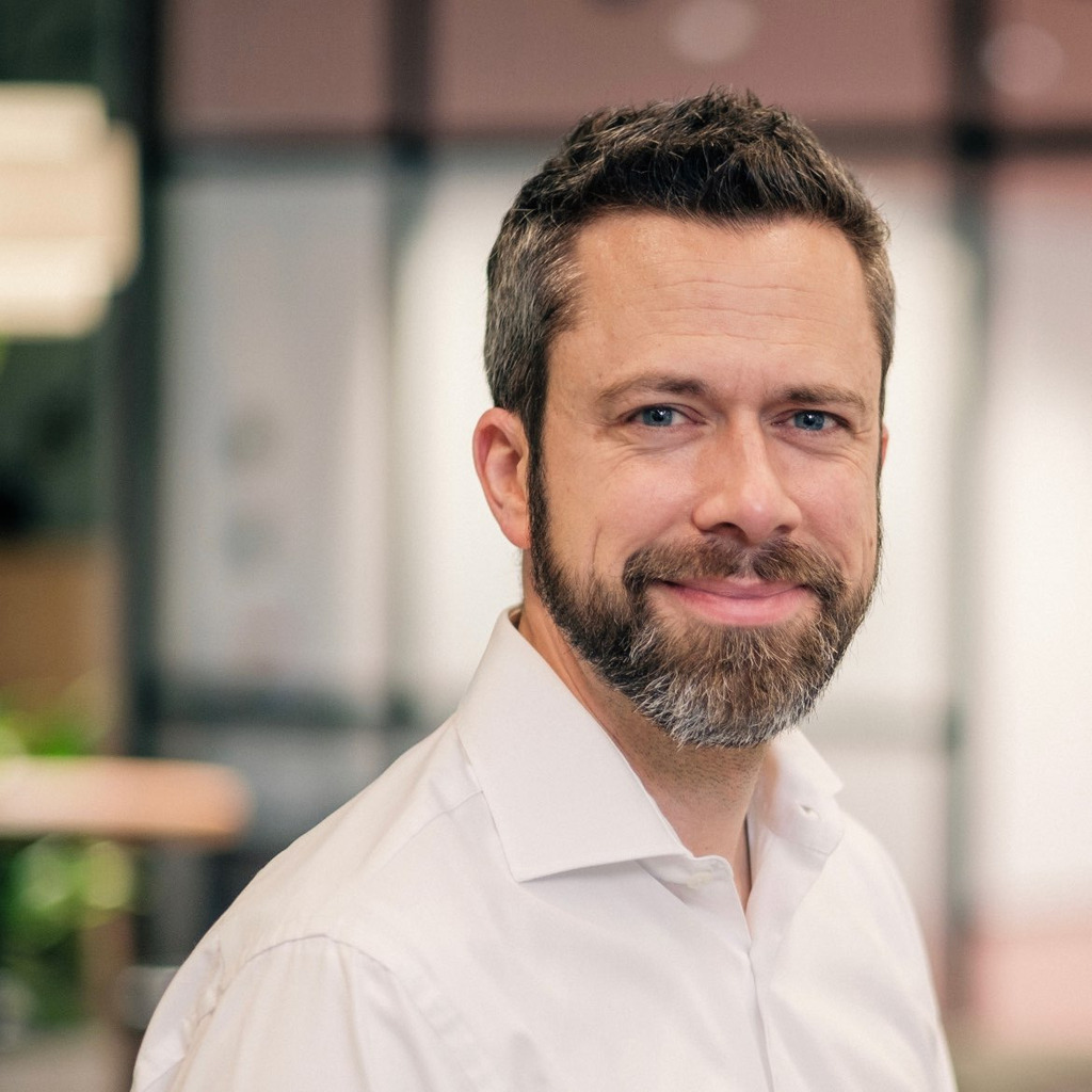 Peter Halper - Geschäftsführer / Managing Director Telecommunications ...