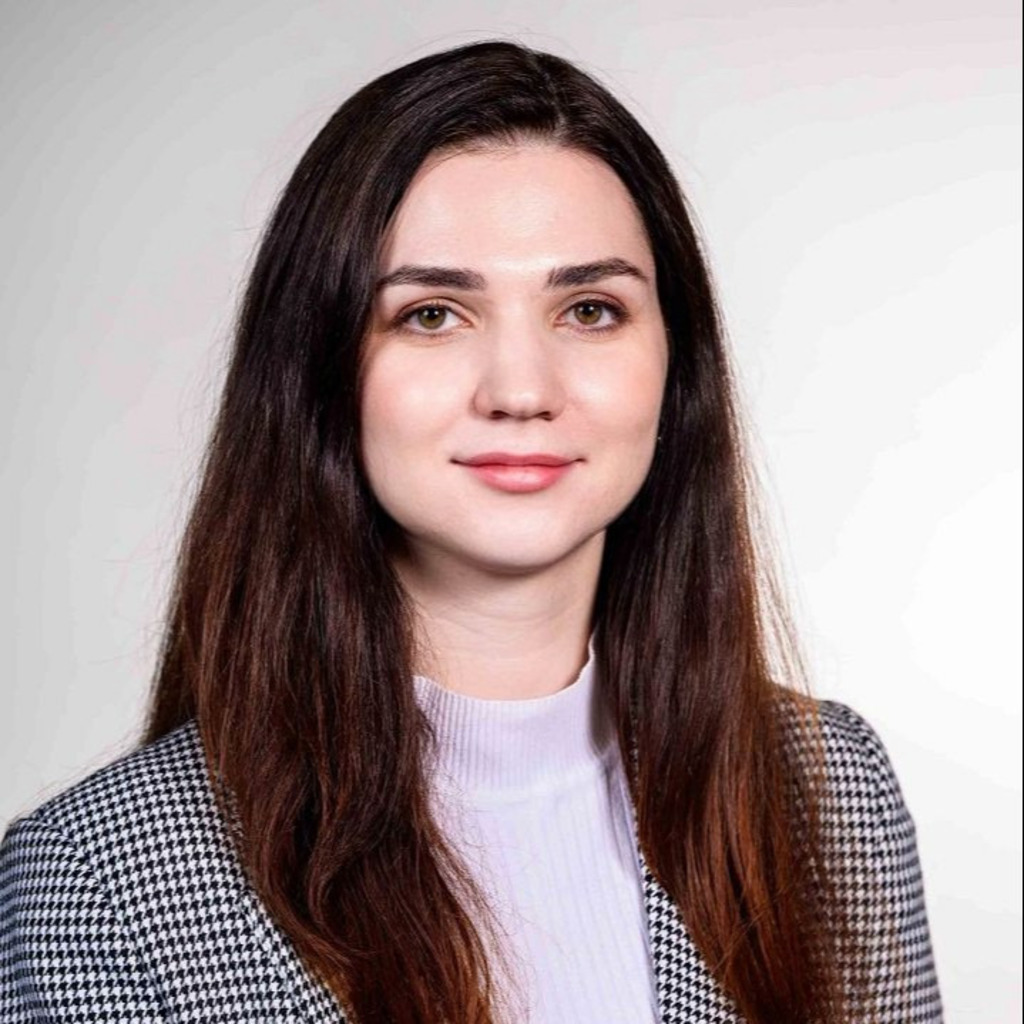 Alina Yehorova - Sales Assistant - Amazon | XING