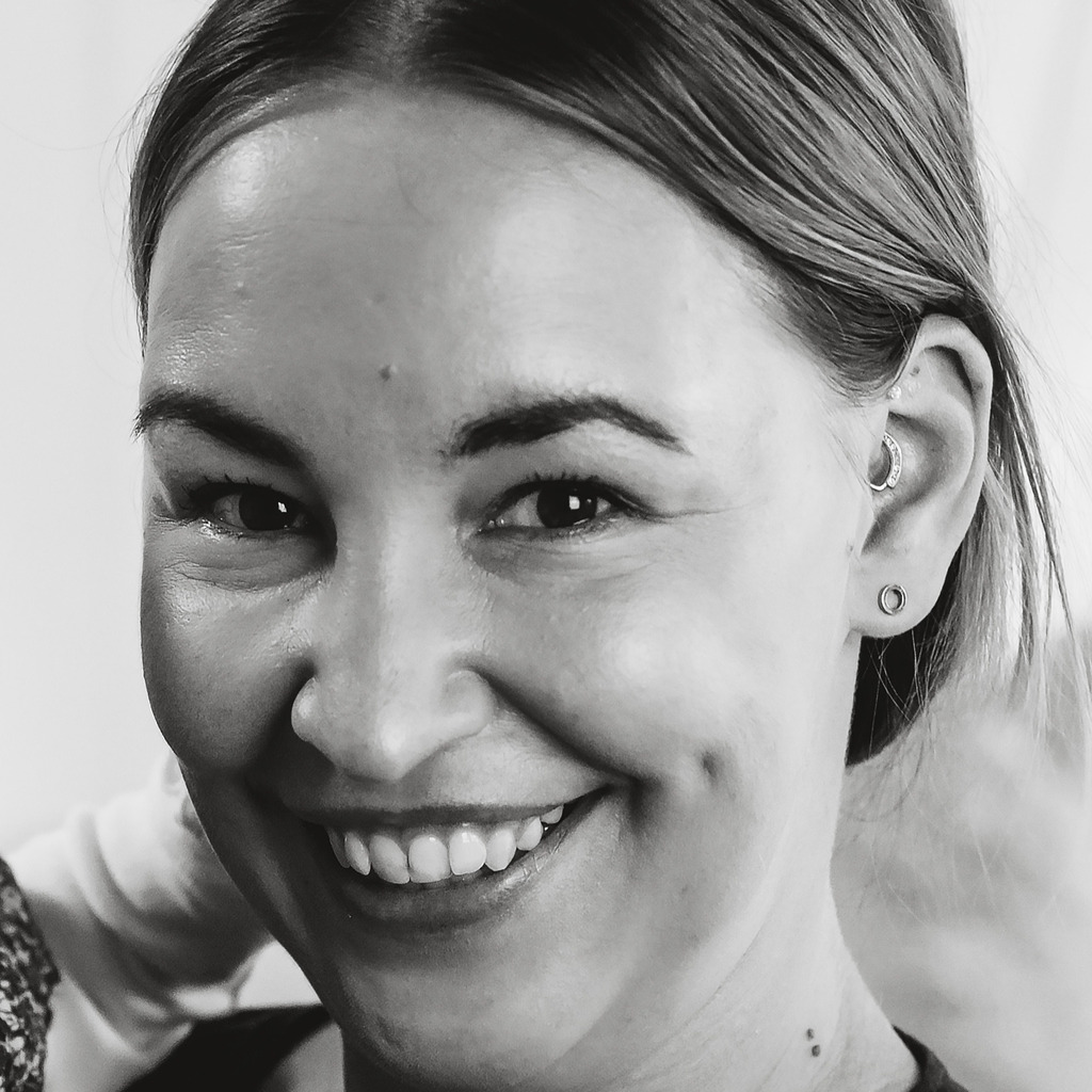 Lisa Ginter's Instagram, Twitter & Facebook on IDCrawl