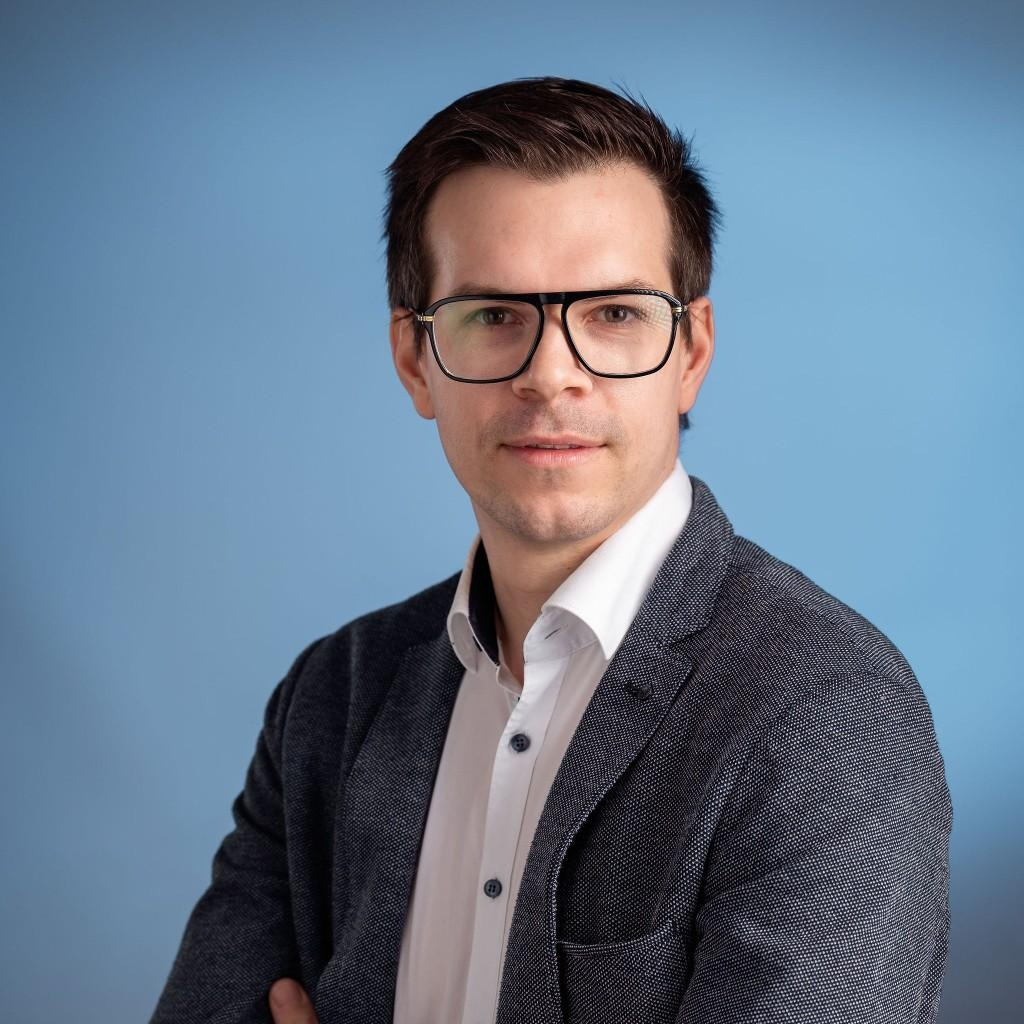 Dipl.-Ing. Holger Dohrmann - Product & Solution Manager B2B - Samsung ...