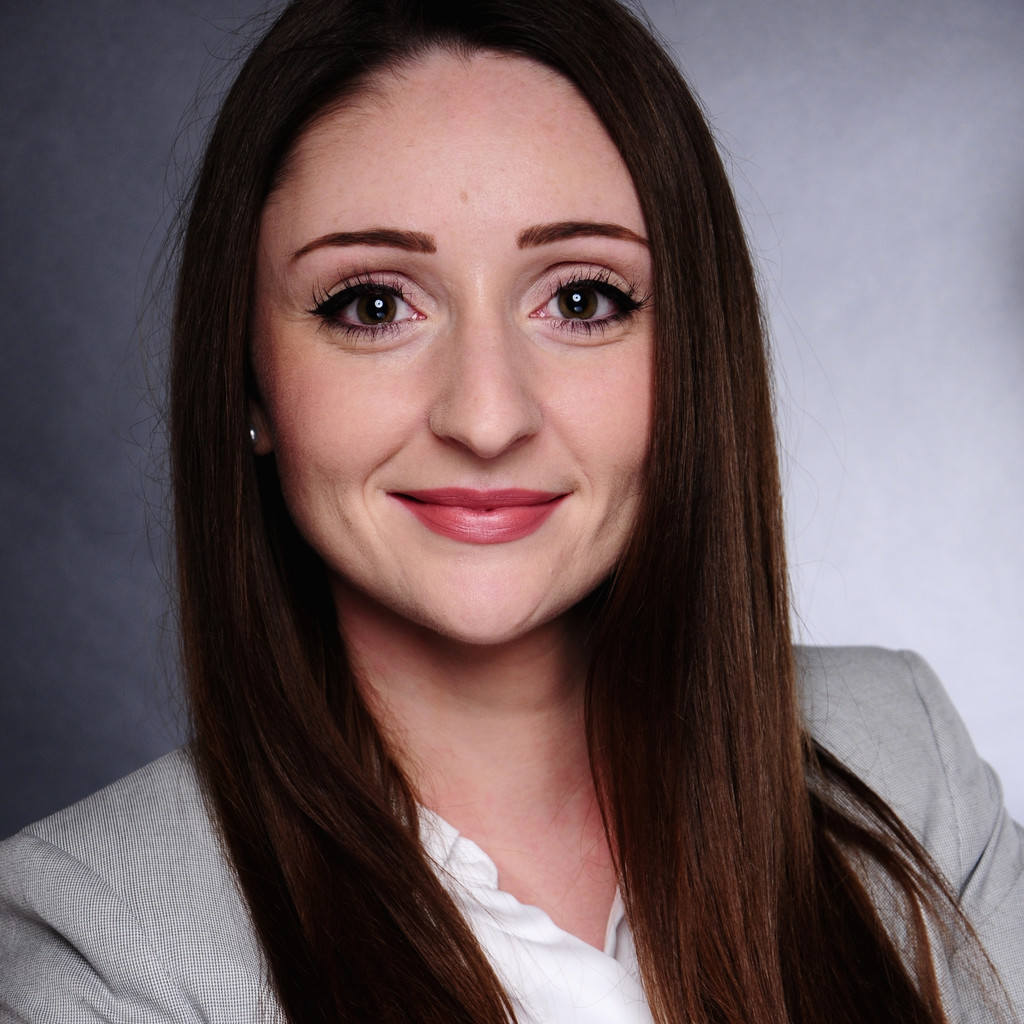 Anna Riggs - Assistant Manager - KPMG AG ...