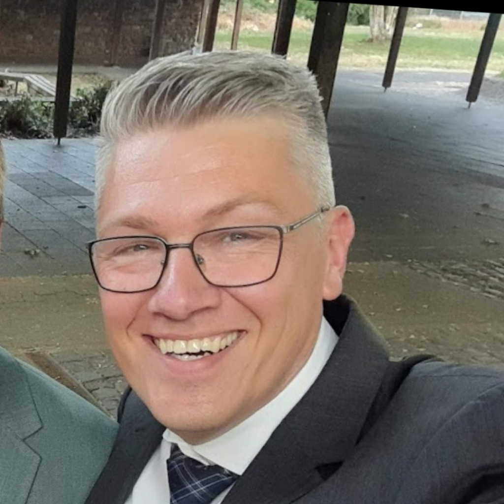 Matthias Bach in der Personensuche von Das Telefonbuch