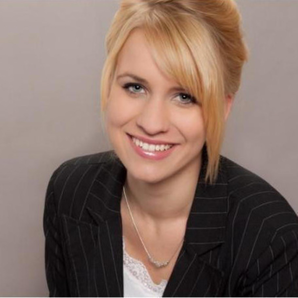 Sarah Schmidt - Senior Social Media Managerin - Searchtalent | XING