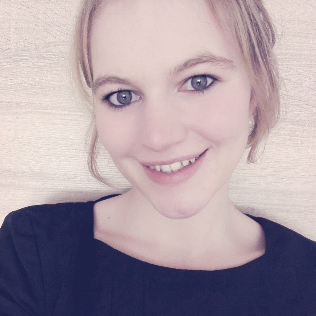 Lisa Bayer - Studium der Volkswirtschaftslehre - Friedrich-Alexander ...