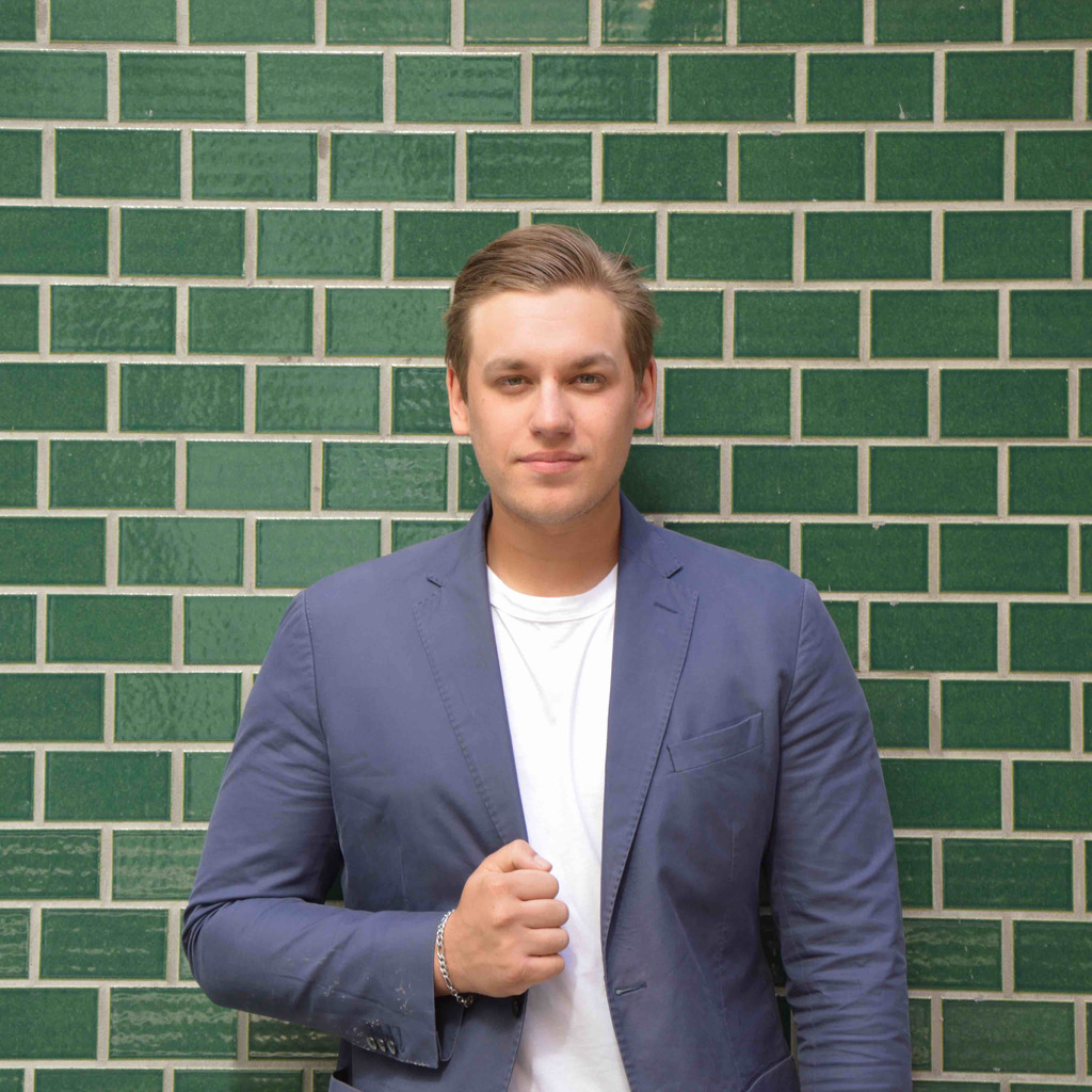 Dennis Resch - Stellvertretender Geschäftsleiter - Ansons Herrenhaus | XING