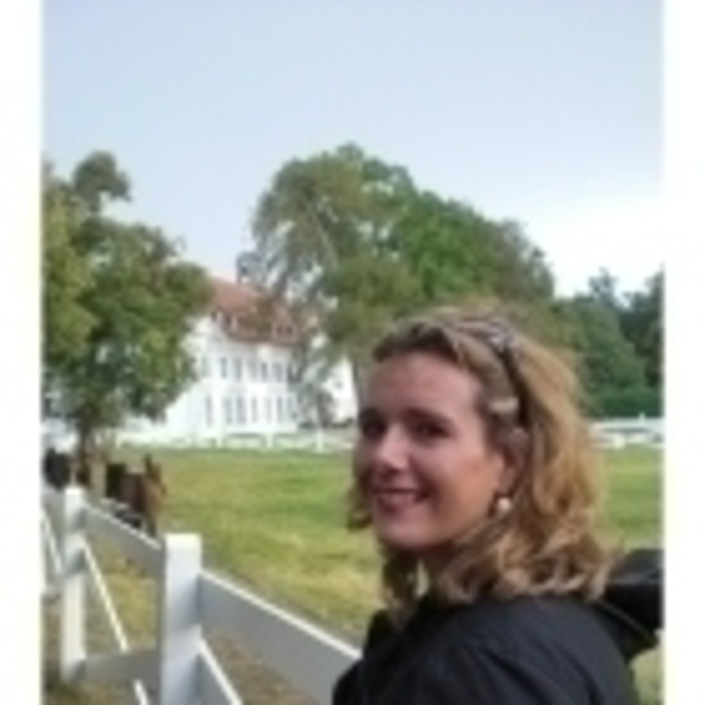 Dr. Larissa de la Fontaine - Leitende Oberärztin - Zentrum für ...