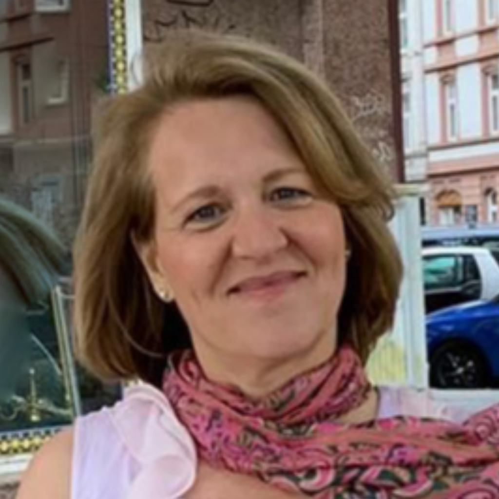 Caroline Neumann - Global Director CMK (~Market Research) - Procter ...