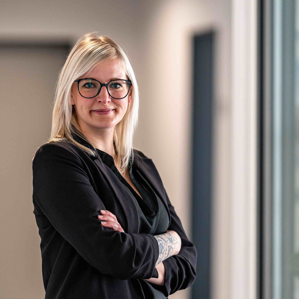 Anna Neuss - Mitarbeiterin Fuhrparkmanagement - Bauunternehmung Albert ...