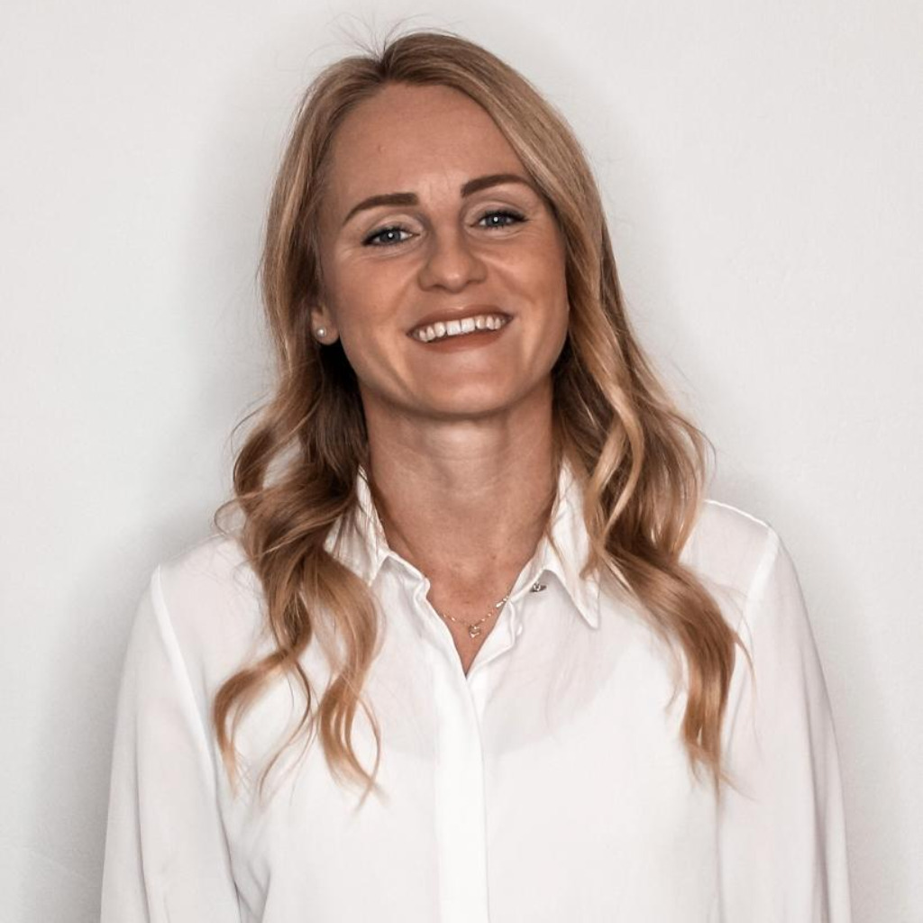 Jennifer Tracey Aust - Flight Attendant - Germanwings GmbH | XING