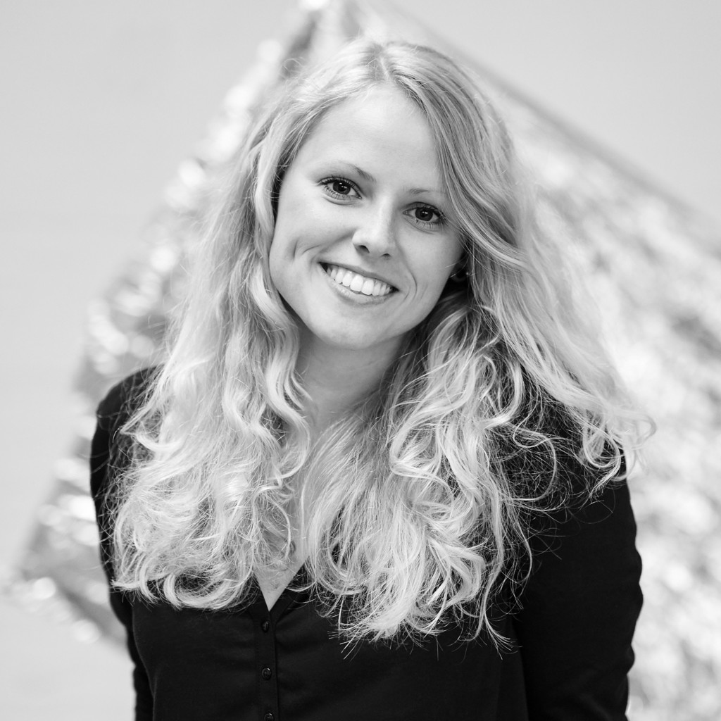 Marcella Flores - Grafikerin - ibau GmbH | XING