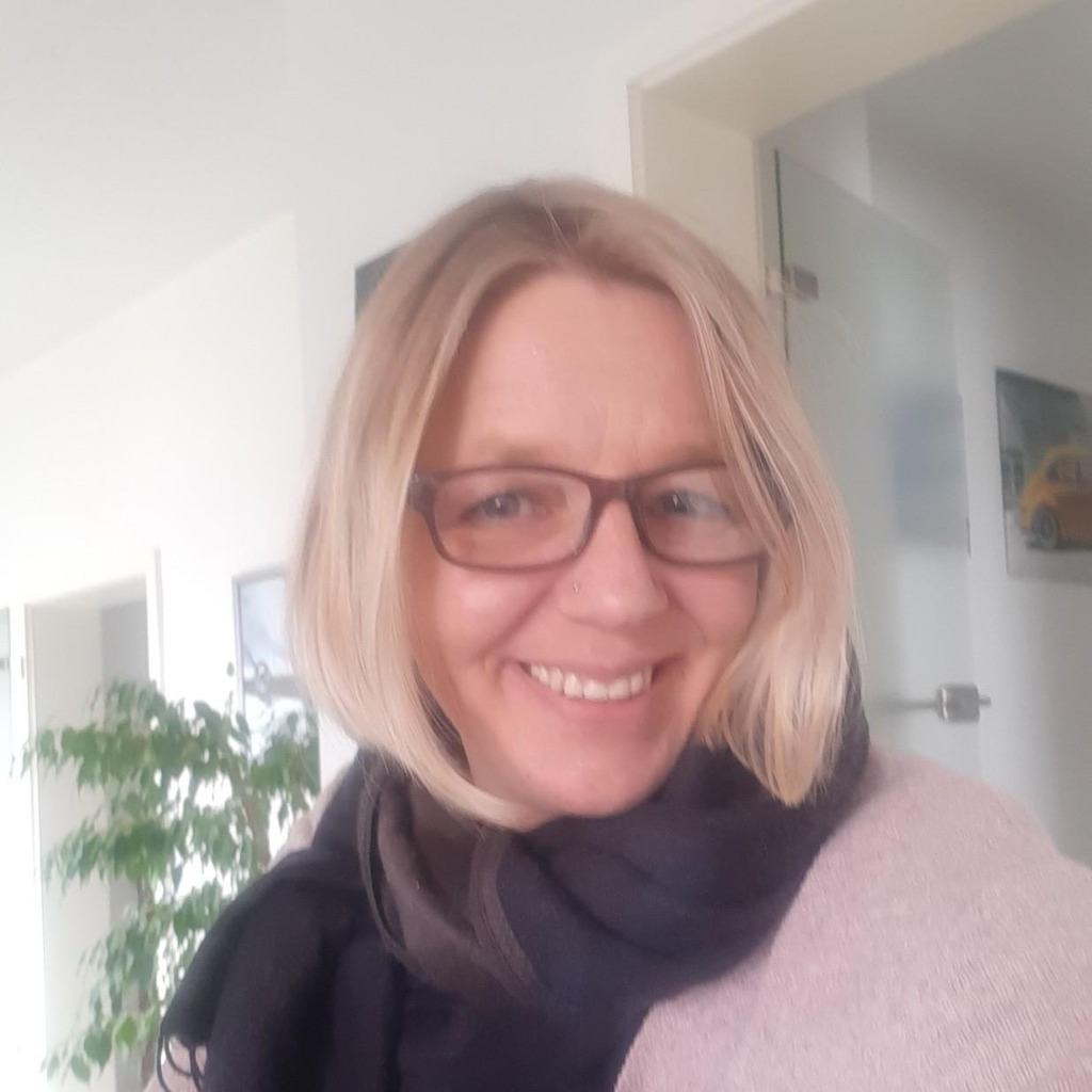 Dunja Stoffel - Rechtsanwaltsfachangestellte - persona service AG & Co ...