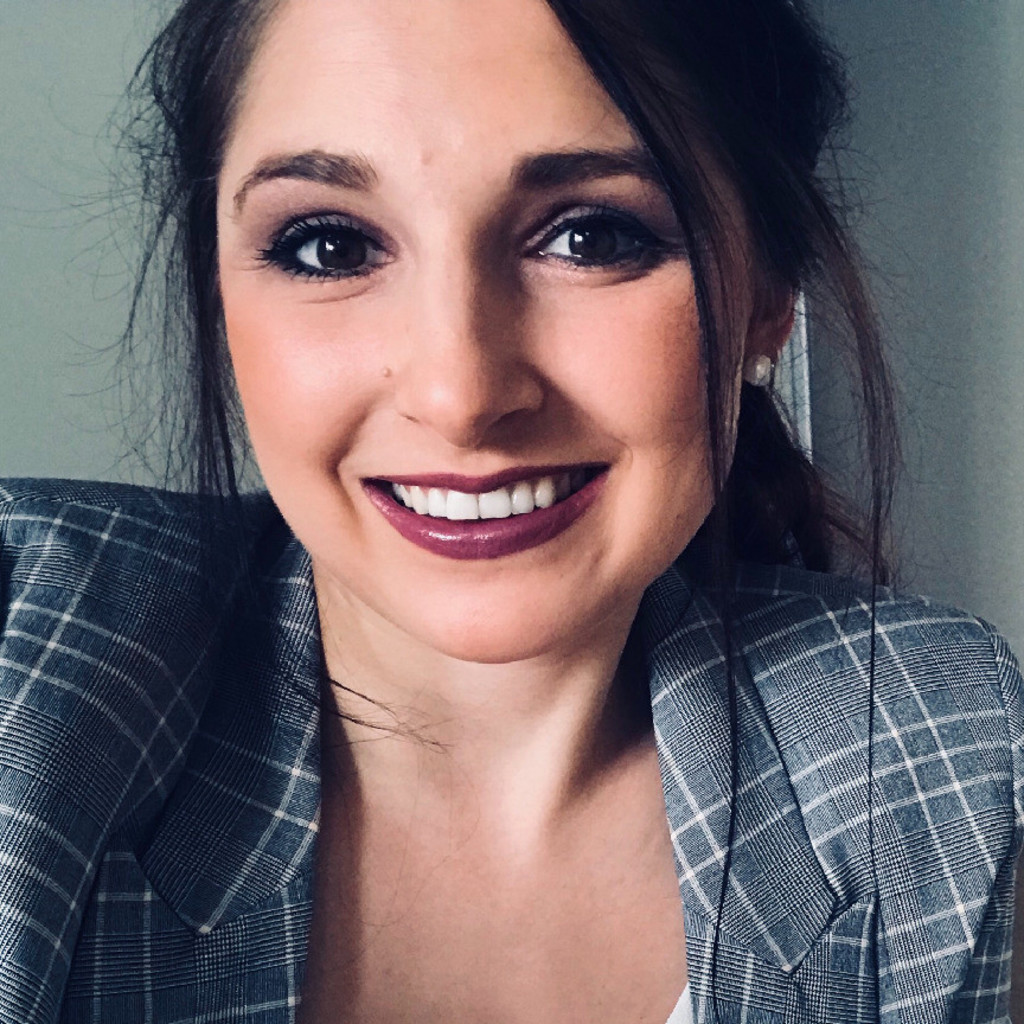 Maria Schmidt - Künstlerin - Salon Farbe und Schnitt | XING