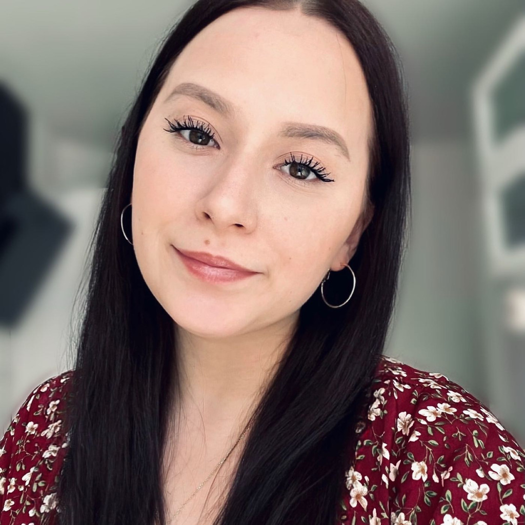 Alina John - Mitarbeiter Backoffice - Finanzguru by dwins GmbH | XING