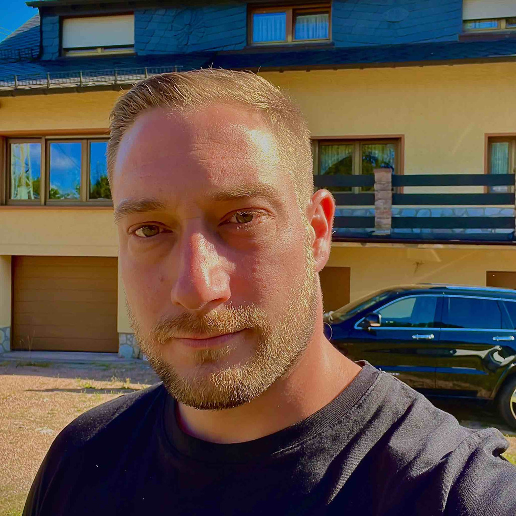 Daniel Schnur - Karosserie- und Fahrzeugbaumechaniker - Autohaus Hoff ...