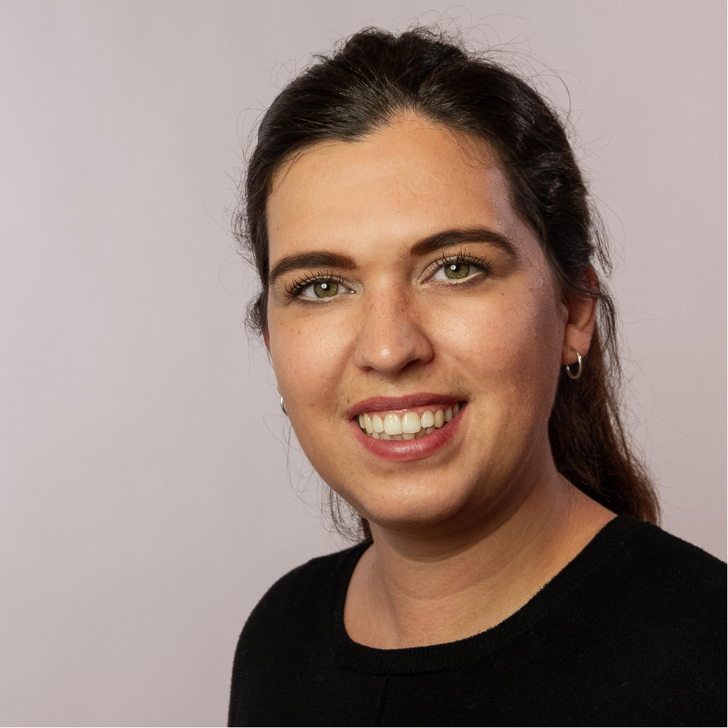 Julia Rinker - Dozentin (Sprach- und Interkulturelles Training) - Carl ...