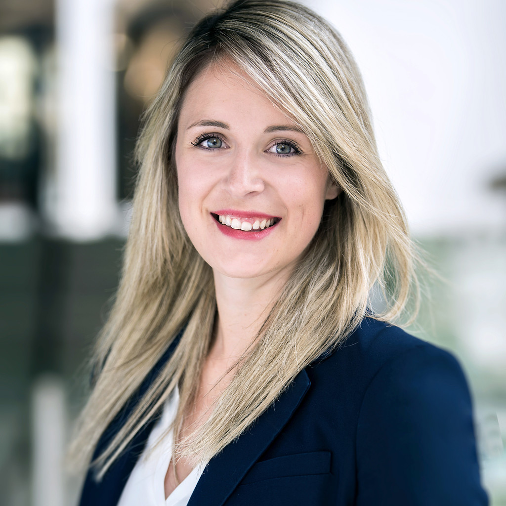 Michaela Jungwirth - Manager Applied Intelligence - Accenture | XING