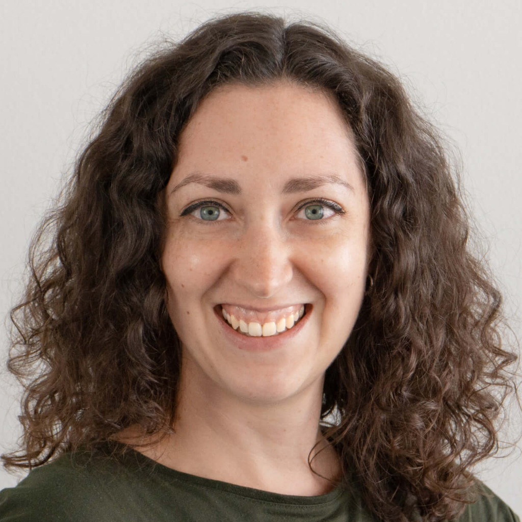 Lisa-Marie Linhart - Marketing Specialist - smartpoint IT consulting ...