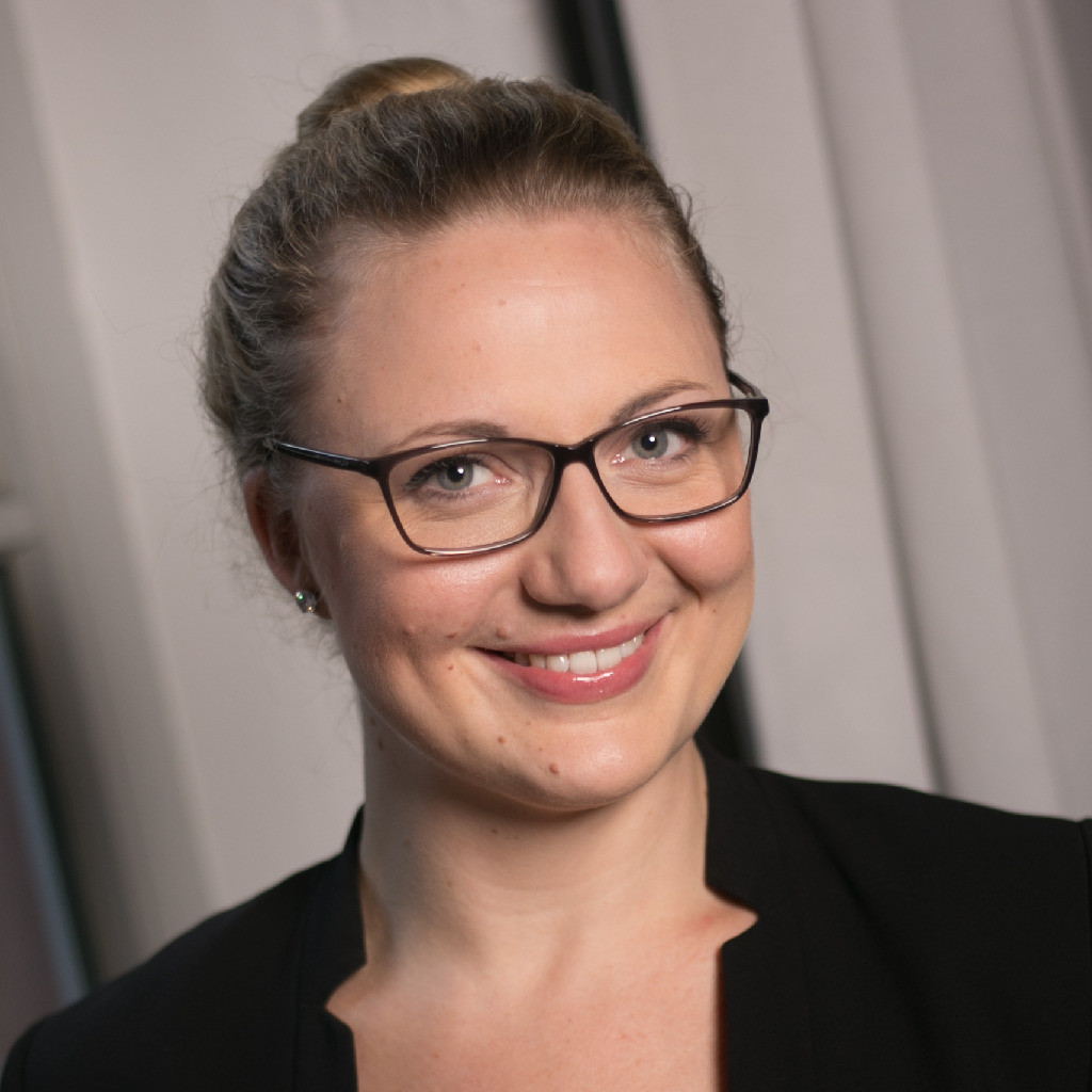 Maria Heinemann - Teamleiterin Projektmanagement - Axians Deutschland ...