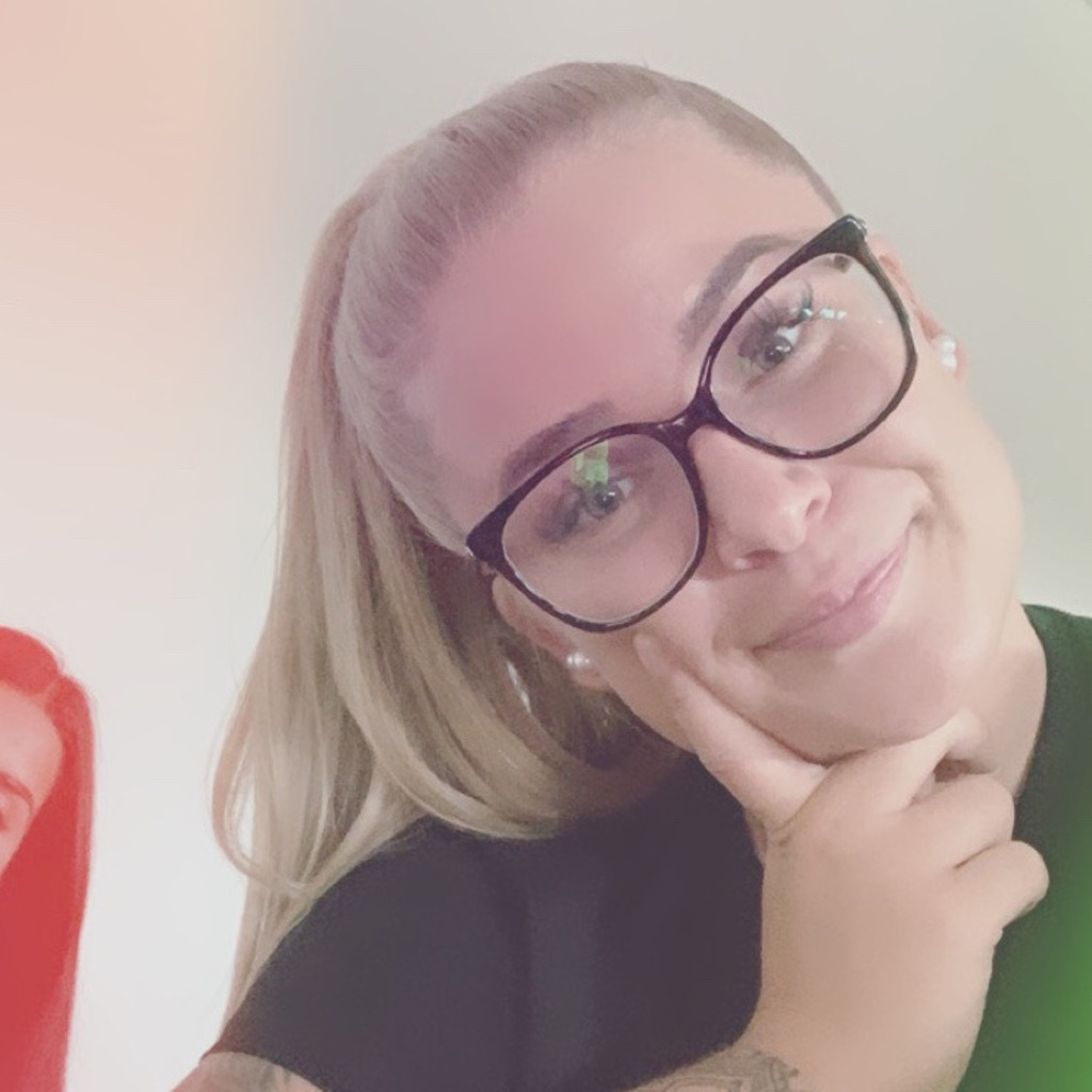 Deborah Becker's Instagram, Twitter & Facebook on IDCrawl