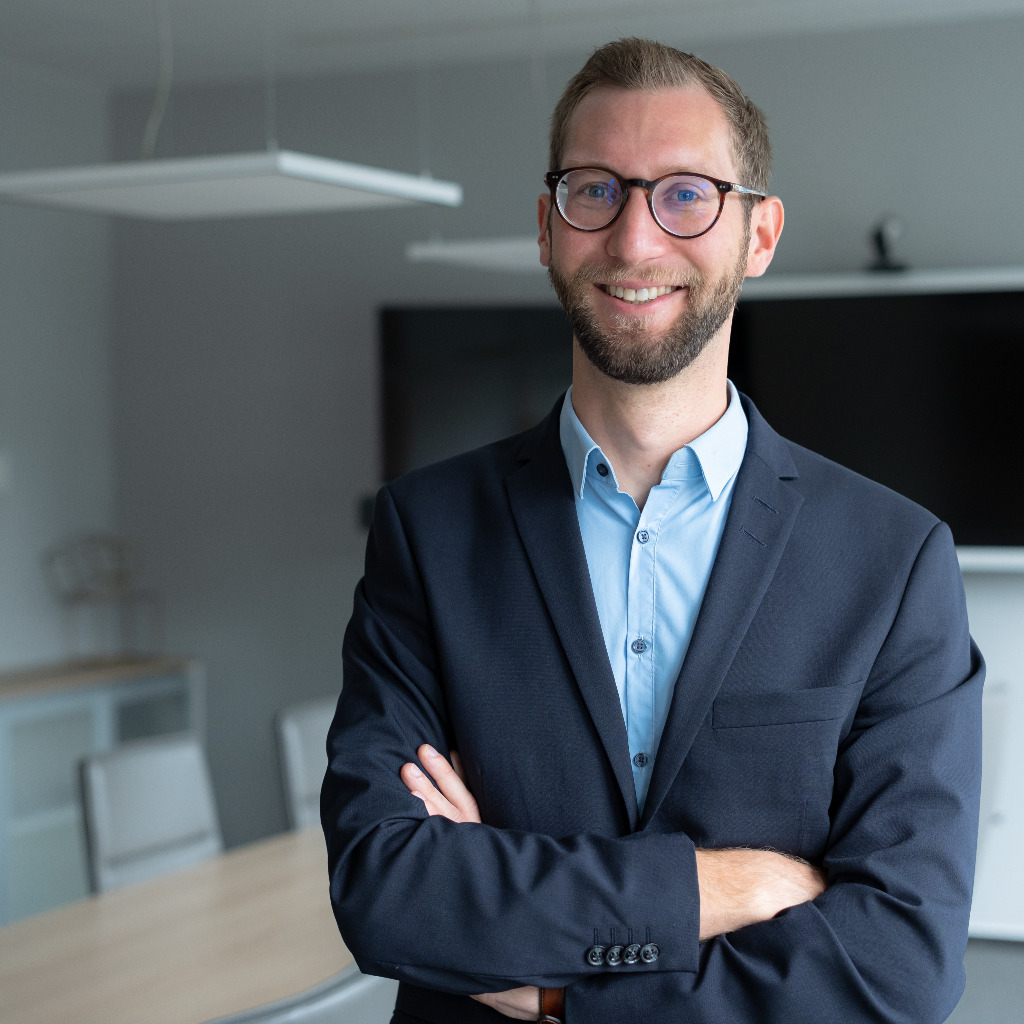 Janis Christian Wemhöner - Bereichsleiter Bildung und Handel - AGA ...