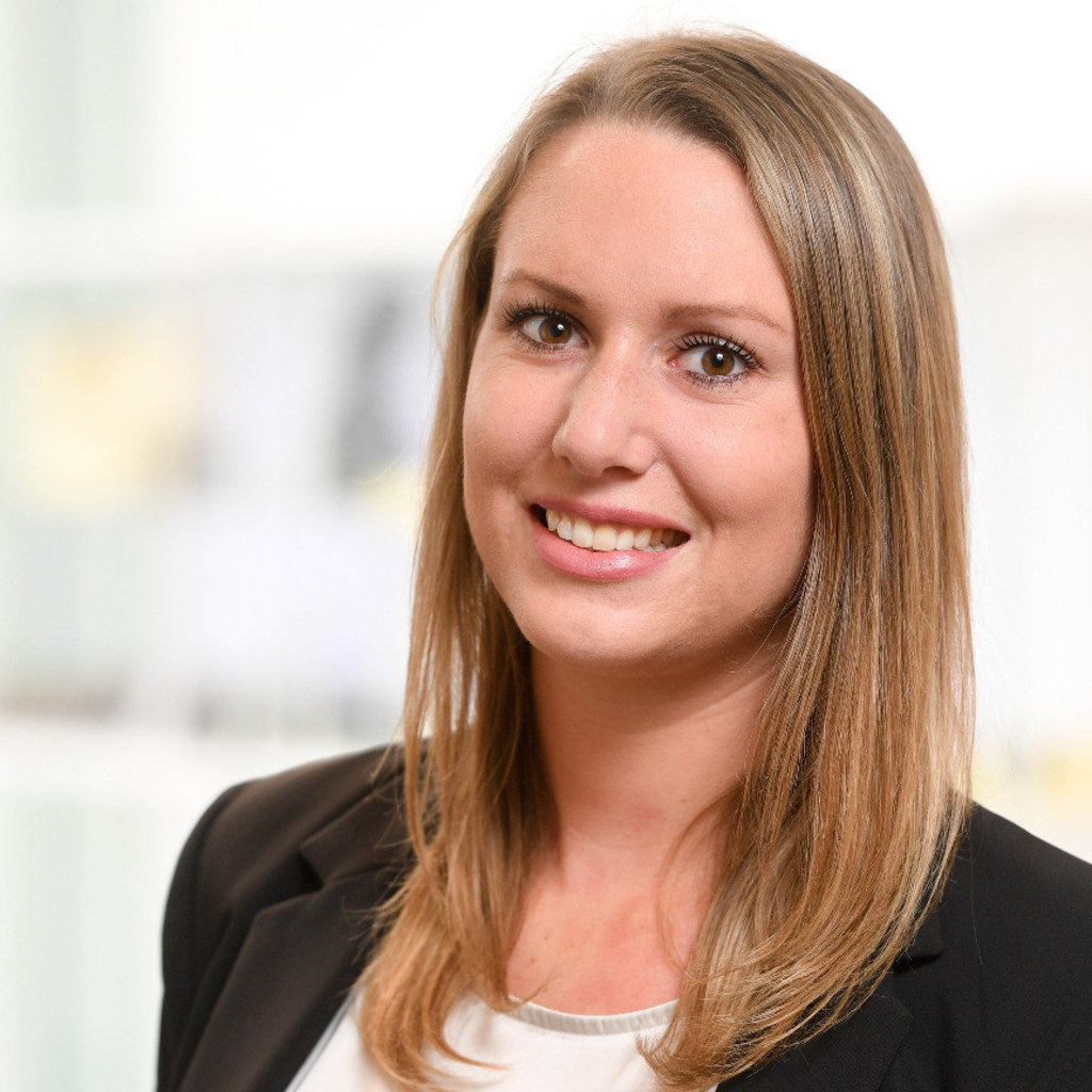 Jennifer Renz - Personalreferentin - EOS GmbH | XING