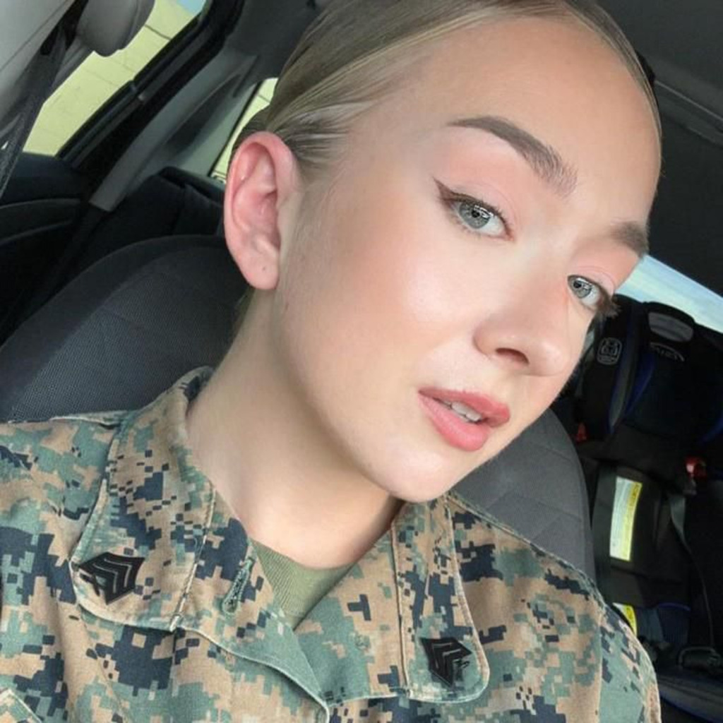 Sophia Johnson - us marine corps - Elena | XING