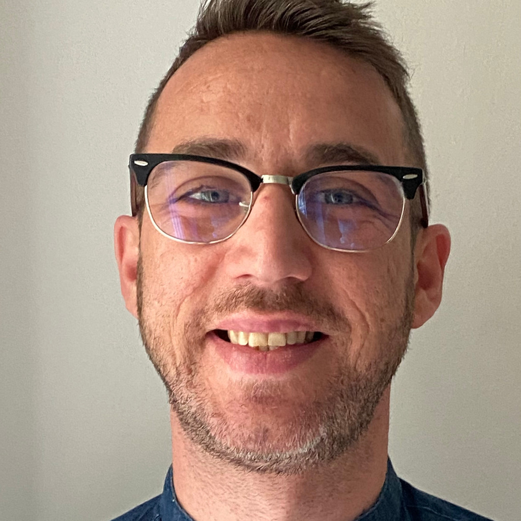 luciano corona - Visual Merchandiser - C&A Mode AG | XING