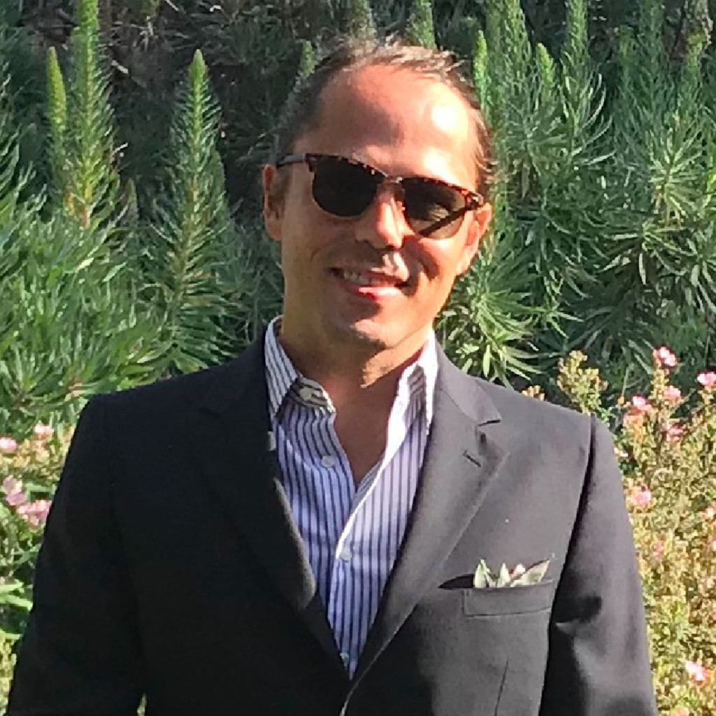 Steven Morelock - 1st Assistant Store Manager - BCBG Max Azria | XING