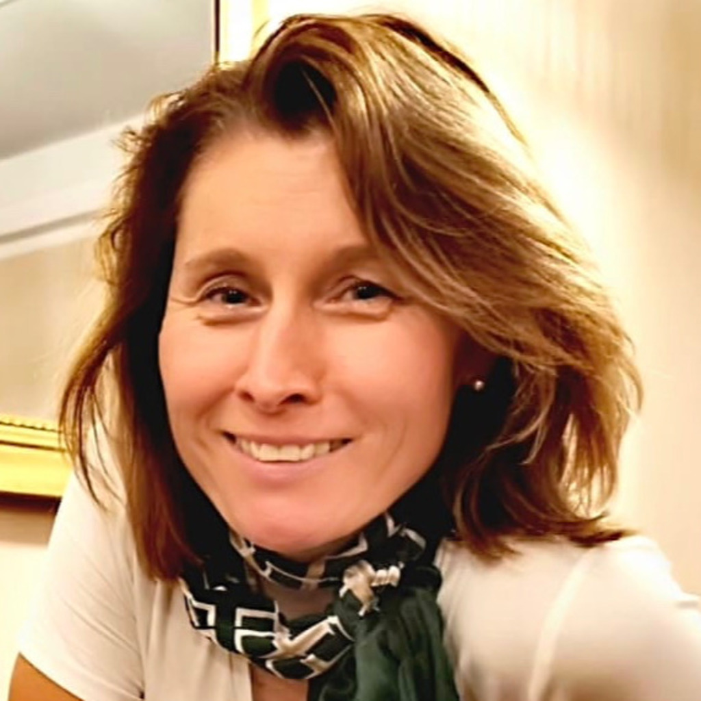 Dr. Michaela Schulz - Geschäftsbereichsleitung Berufliche Bildung - USE ...