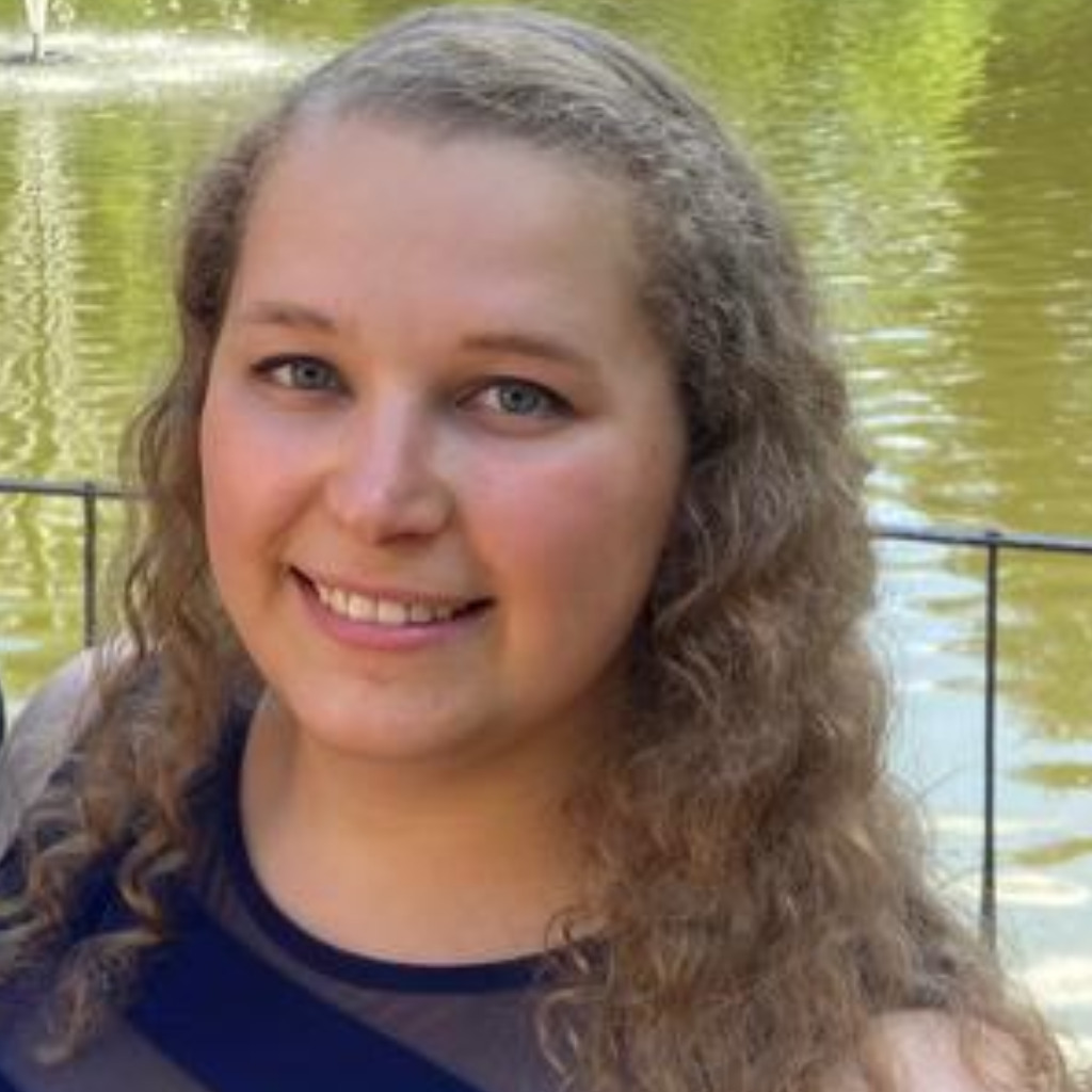 Alena Bätjer - Servicetechnikerin für Sicherheitsbeleuchtungsanlagen ...