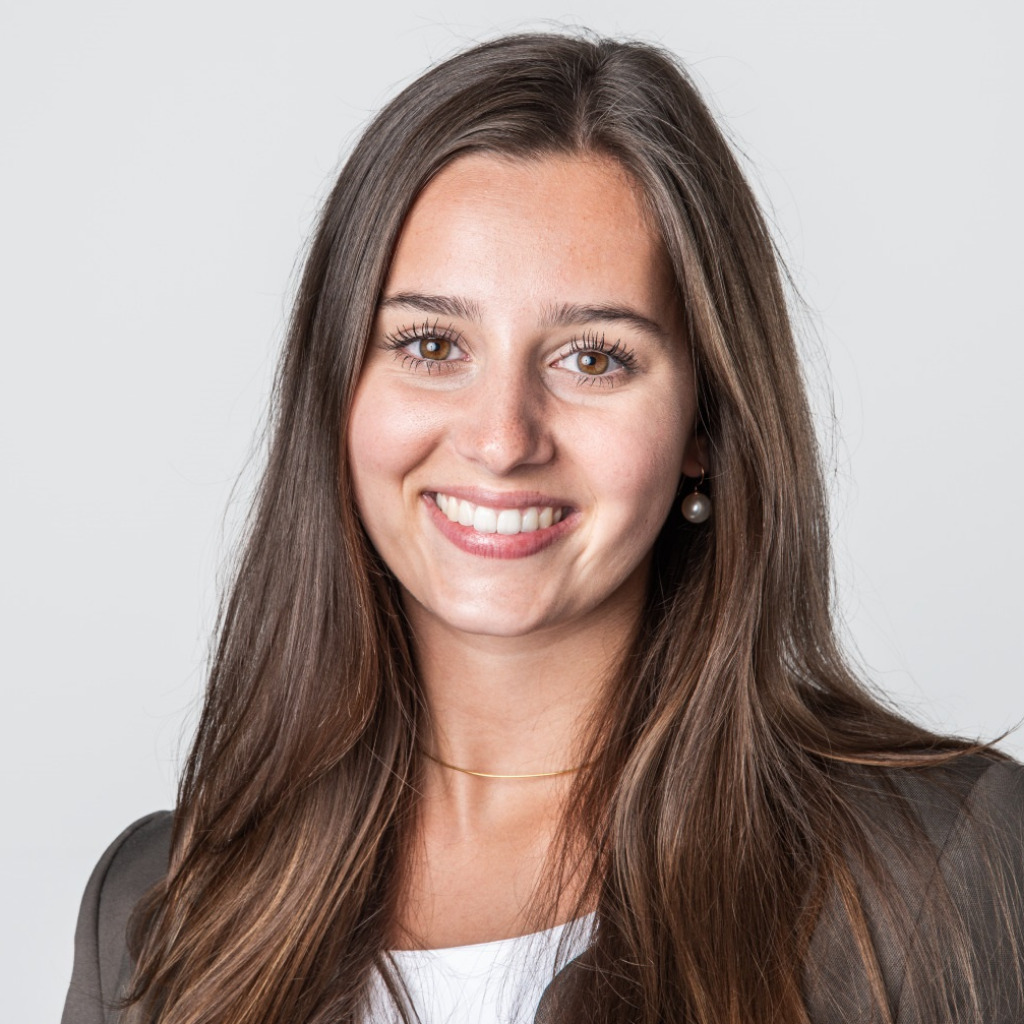 Julia Dammann - Projektmanagerin Batterieprojekte - Mercedes-Benz Group ...