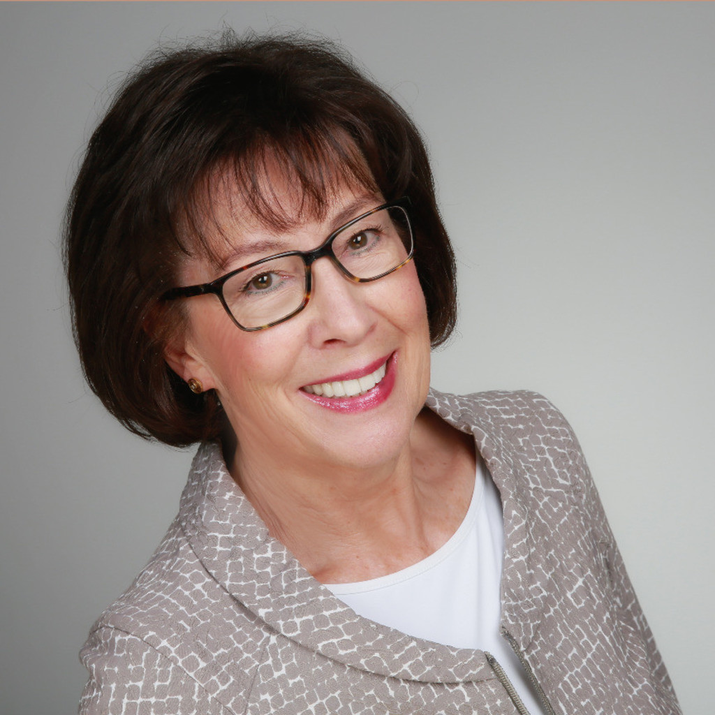 Elisabeth Holz - Selbstständige Immobilienmaklerin - Elisabeth Holz ...