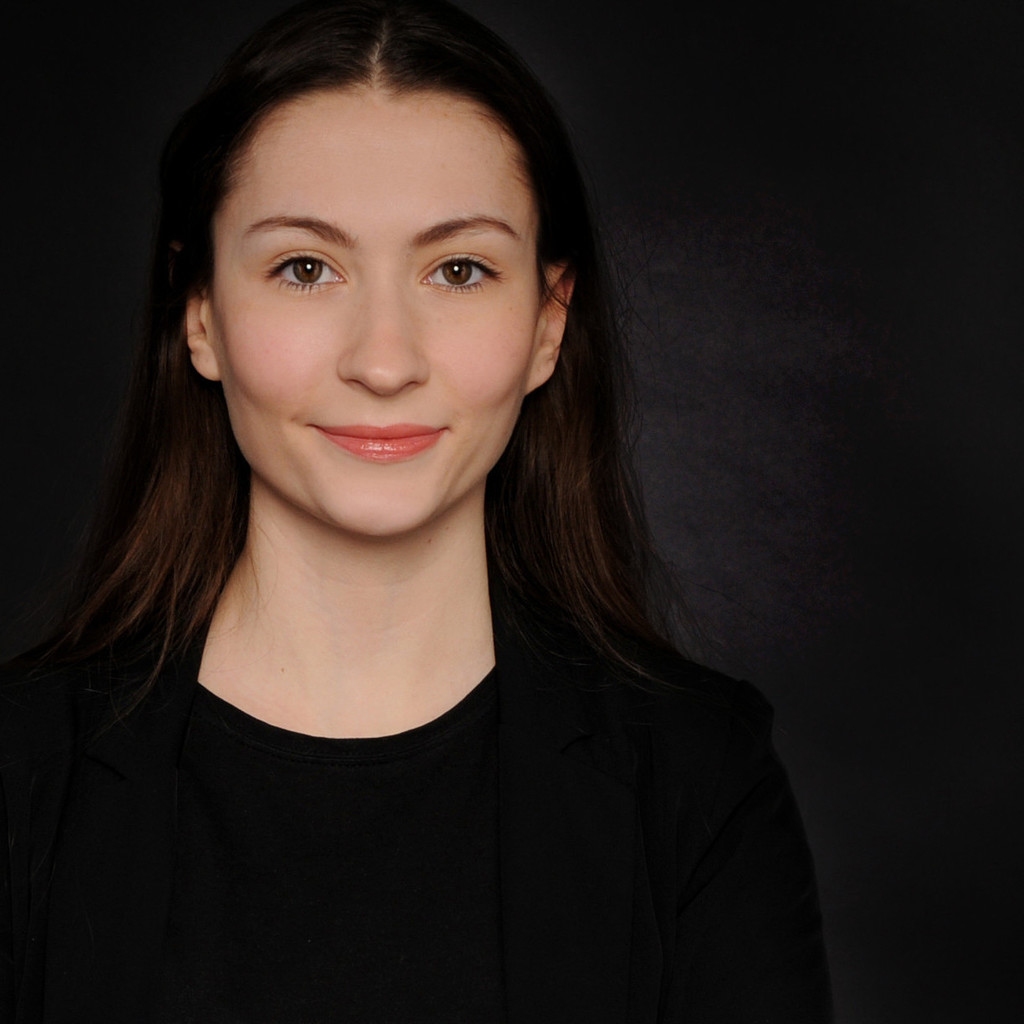 Julia Roth - Business Management - Julius-Maximilians-Universität ...