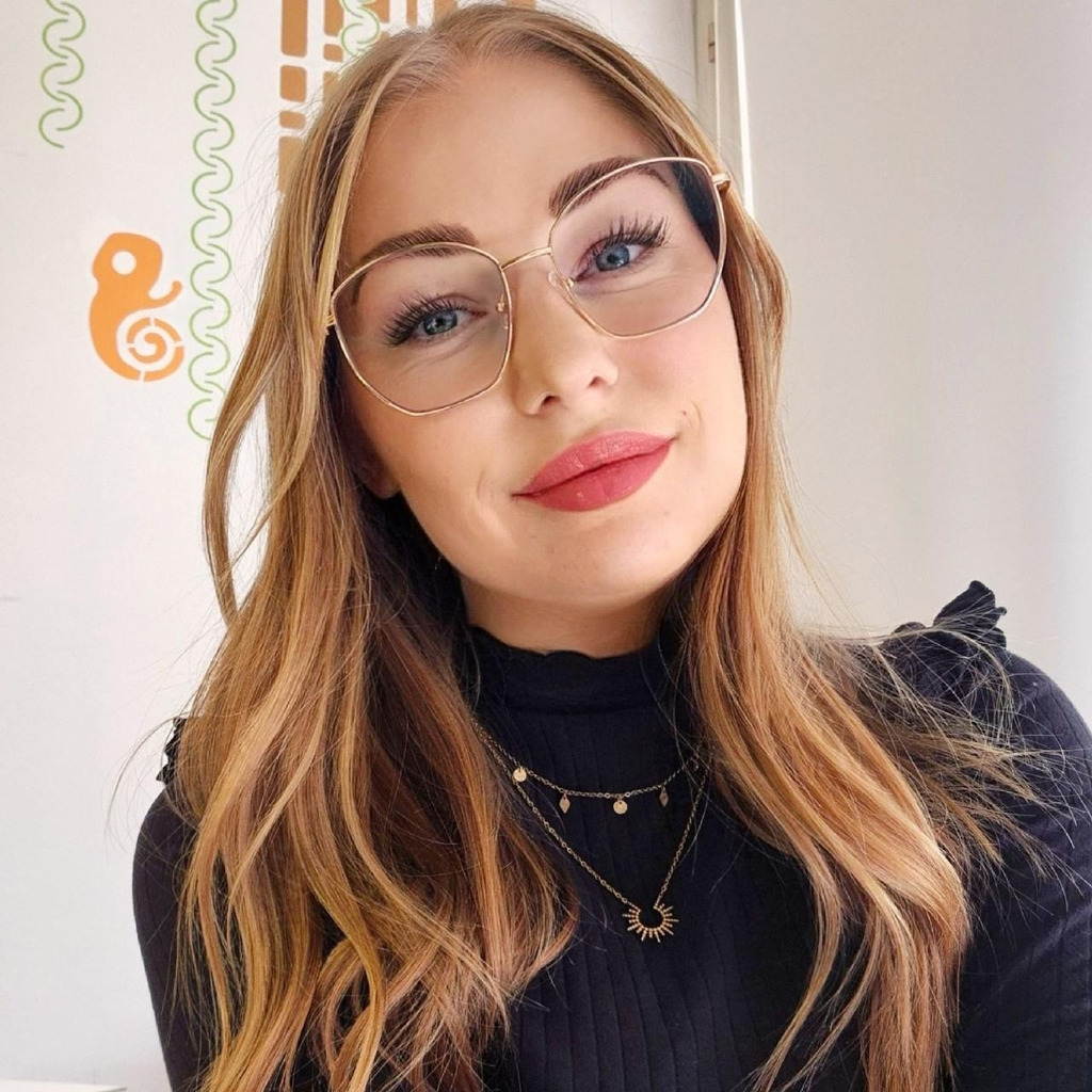 Jennifer Sander - Standortmanagerin - Unsere Champions GmbH | XING