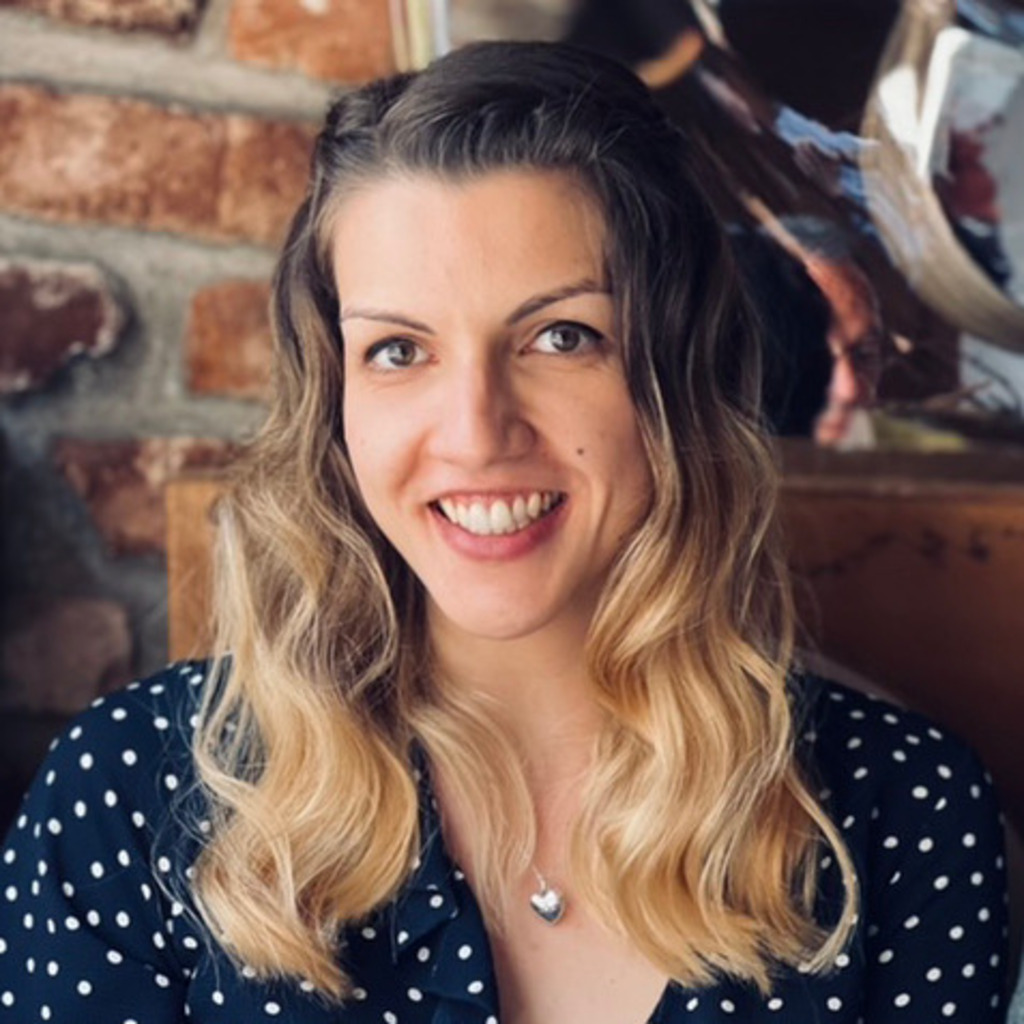 Laura Holm - Kursleiterin - Wirtschaftsakademie Küster | XING