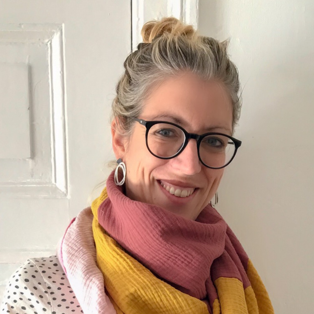 Lisa Mau-Rölke - Studienberaterin - IU Internationale Hochschule | XING