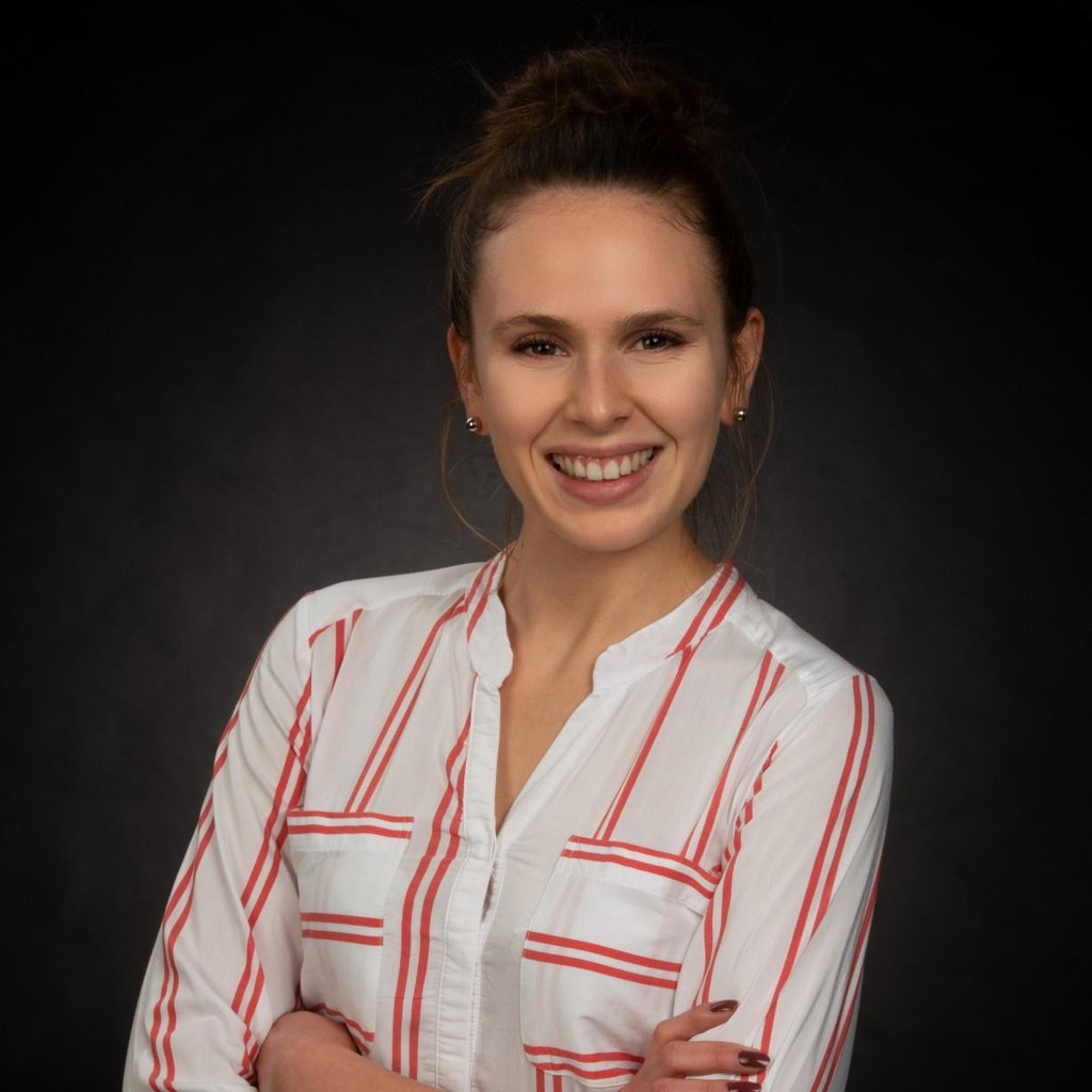 Alexandra Hohenbichler - Designerin Digital & Print - Beckett GmbH | XING