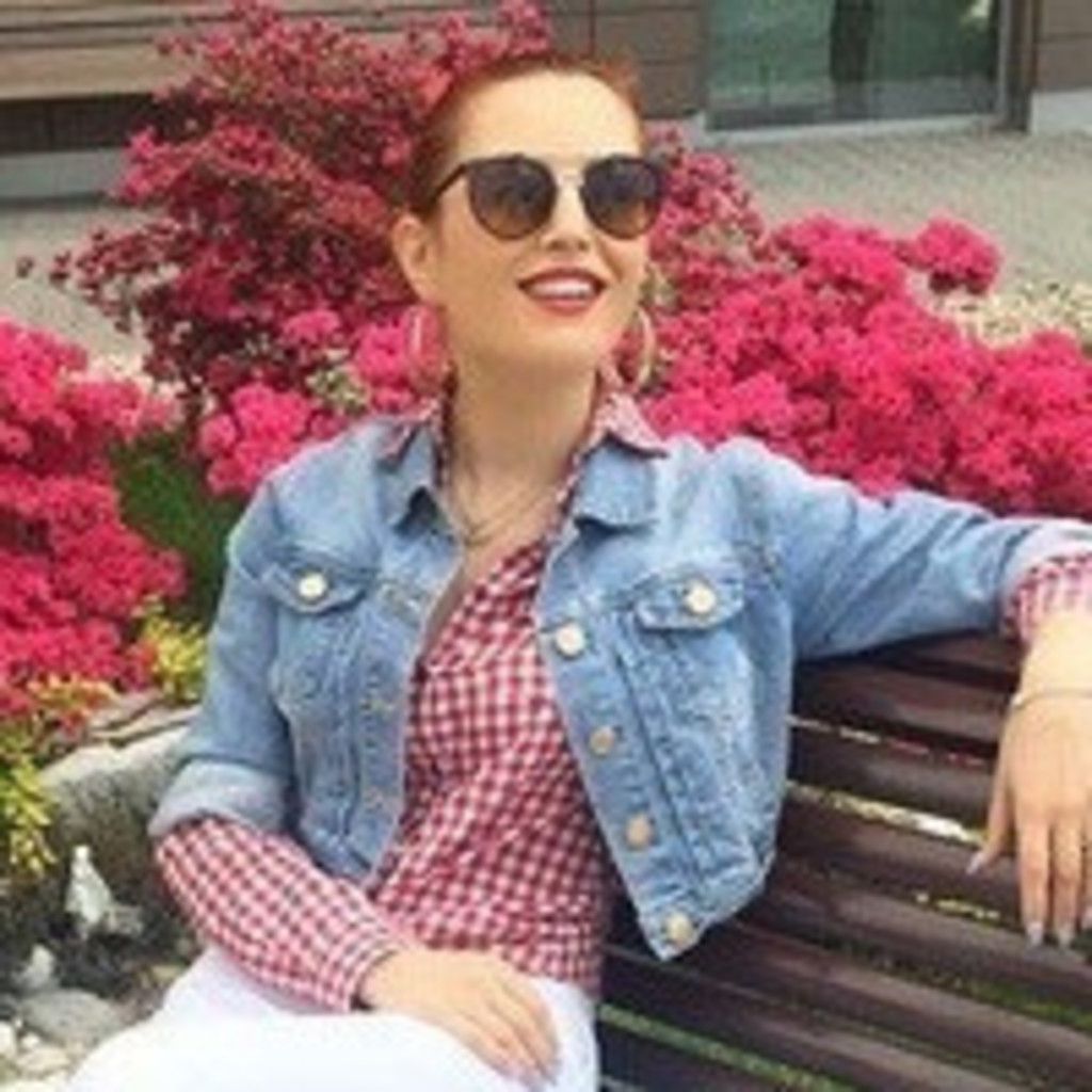 Maria Velly - Webmaster - Adult punter | XING