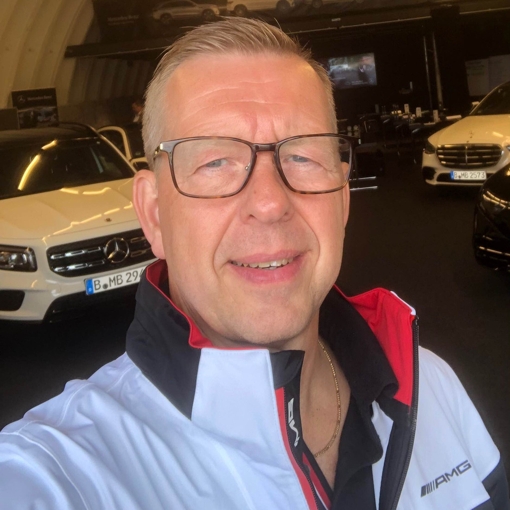 Olaf Stein - Verkaufsmanager Zubehör und Collection - Daimler AG ...